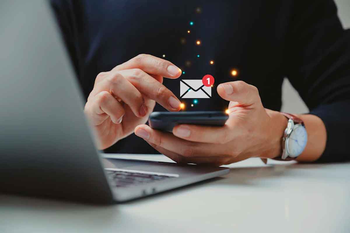 Tasas de apertura en Email Marketing por industria - Absalón Treviño